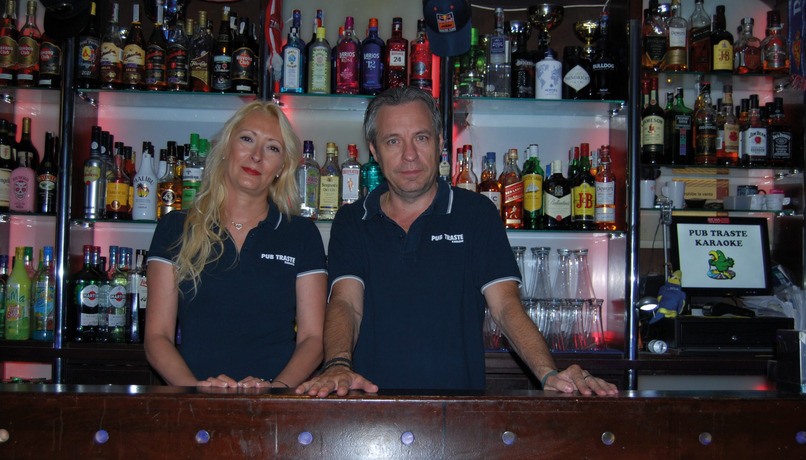 Pub Traste Karaoke - Cafés y Bares de Zaragoza